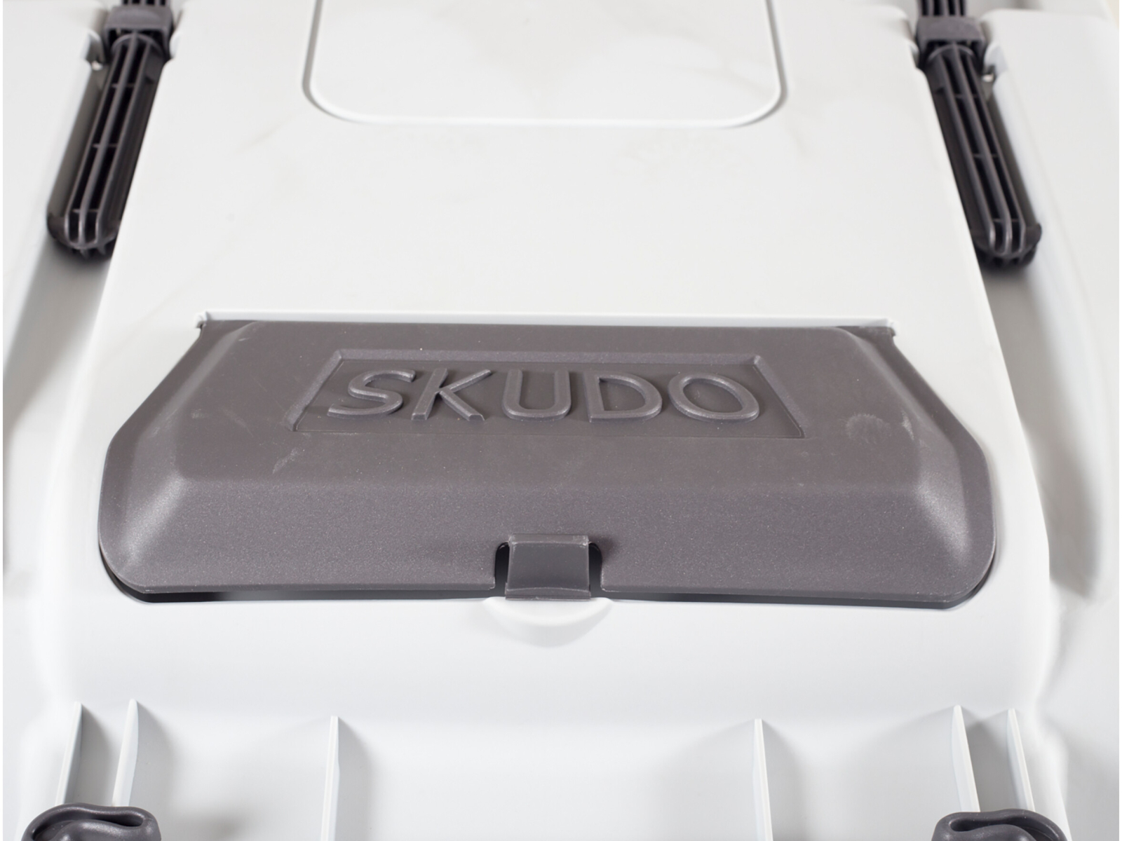 Transport box and metal cages - Transport - DogCarrier plastic Skudo 7 ...